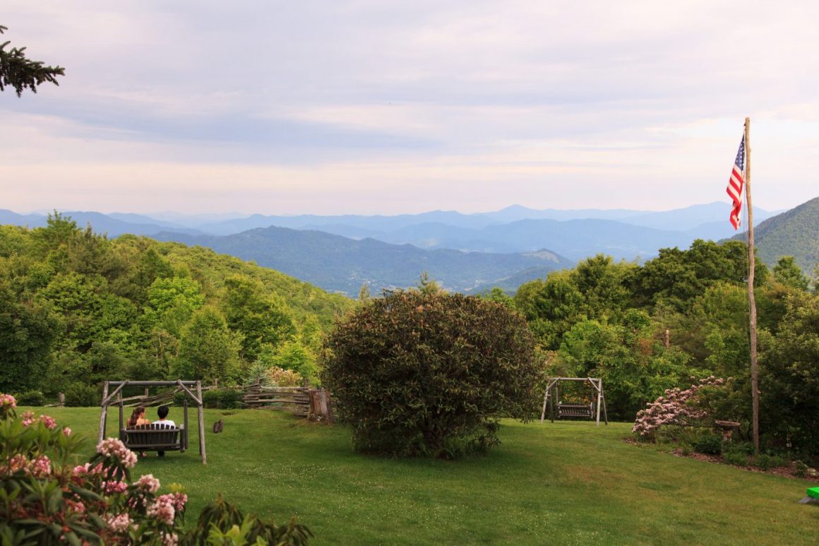 Where To Stay In The Blue Ridge Mountains - Best NC Mountain Hotels