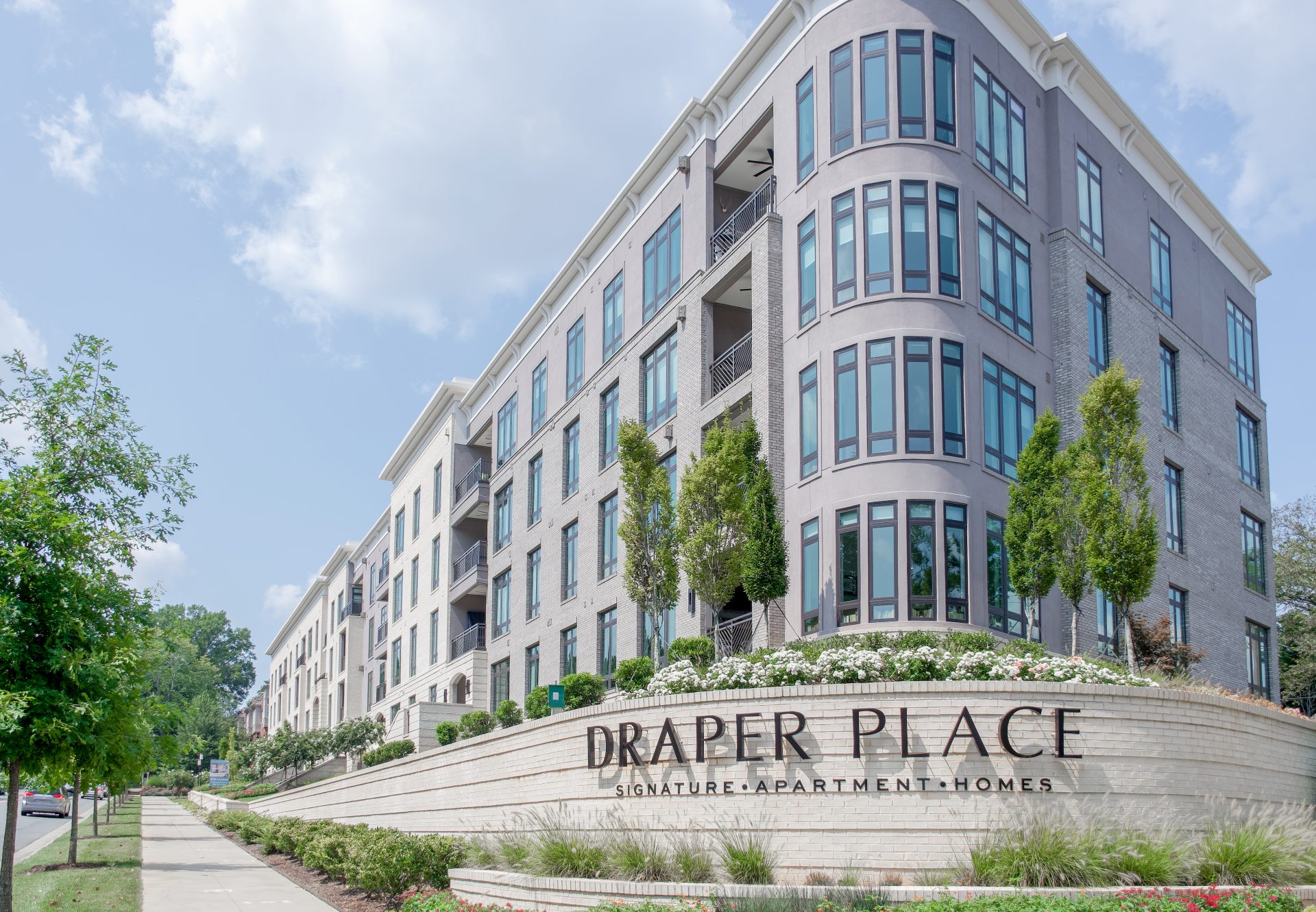 Draper Place Luxury Apartments in Charlotte - QC Exclusive